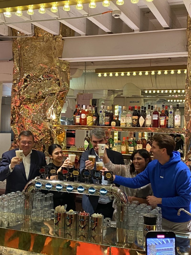 WOLF Sharing Food Market opent in Antwerpen’s iconische Felix Pakhuis ...